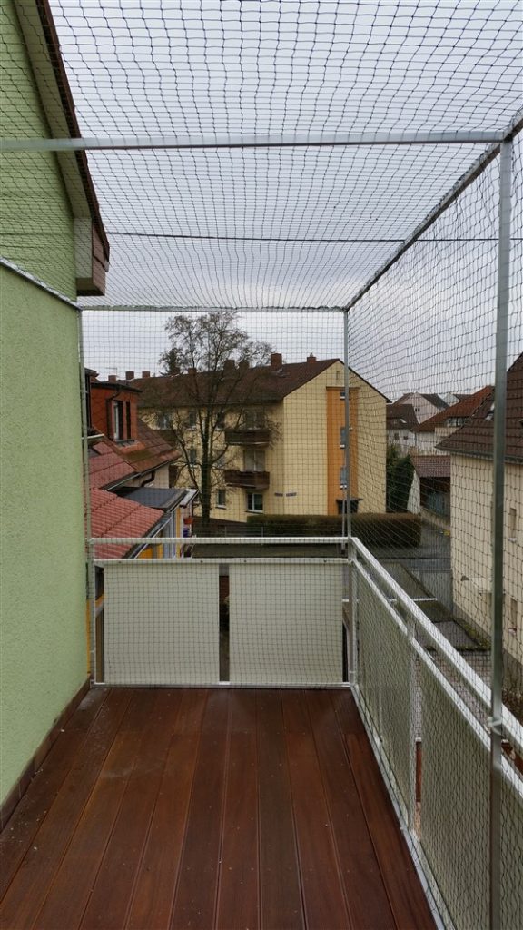 Balcony Pet Fencing: Secure & Protective Ideas